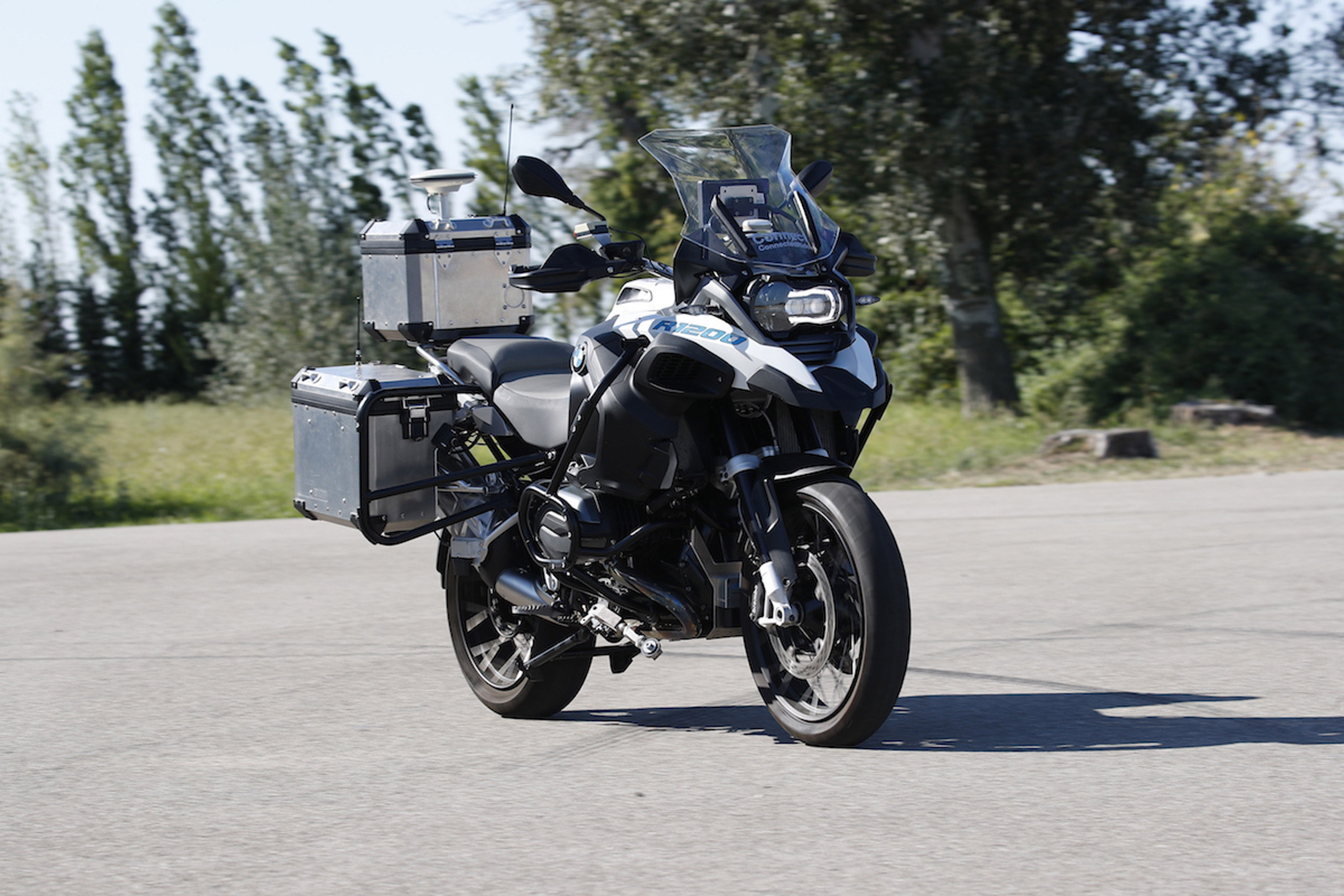 Look, no rider! BMW showcases rider-less R1200 GS in Las Vegas ...