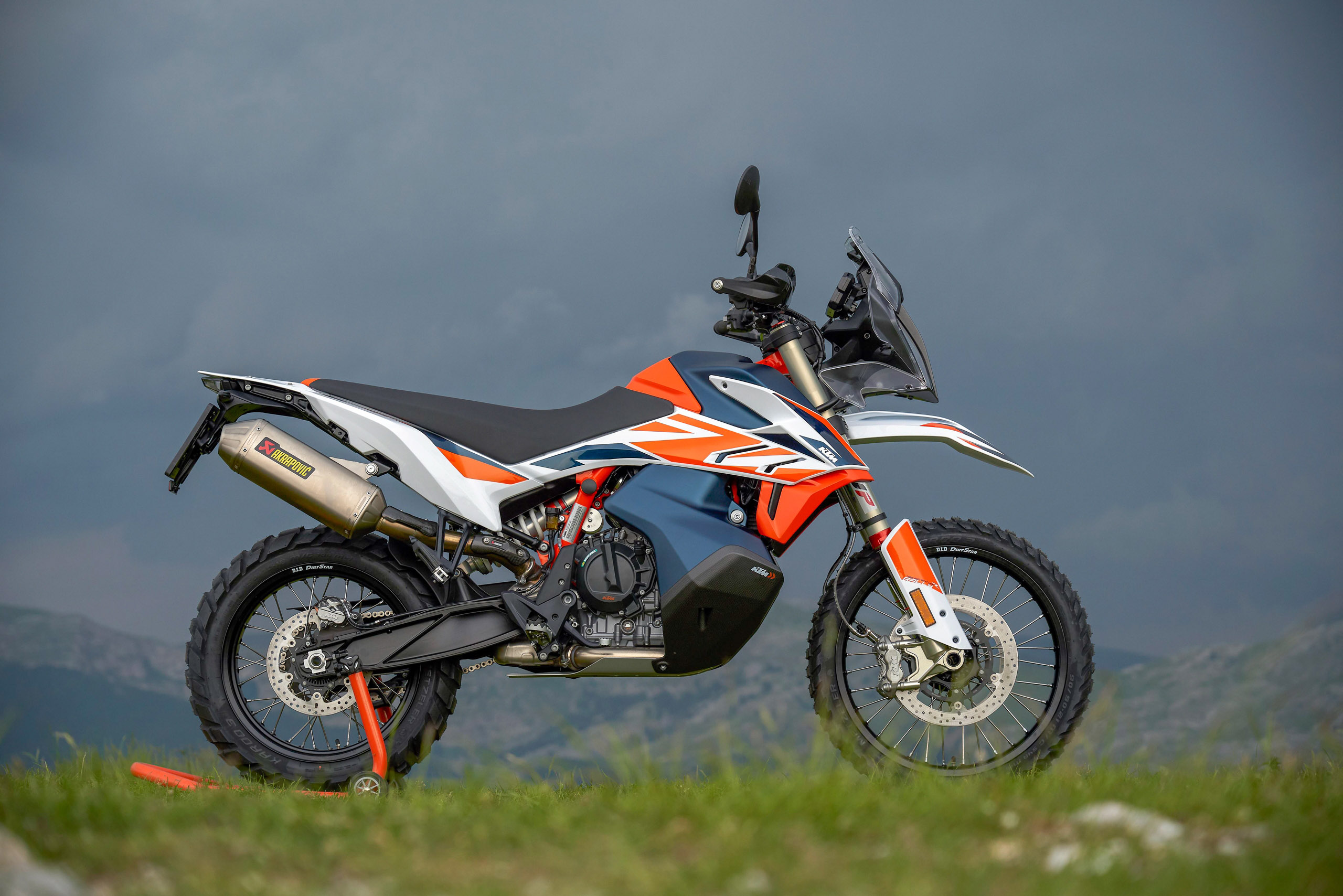 500 units only: KTM introduces limited 2019 790 Adventure R Rally ...