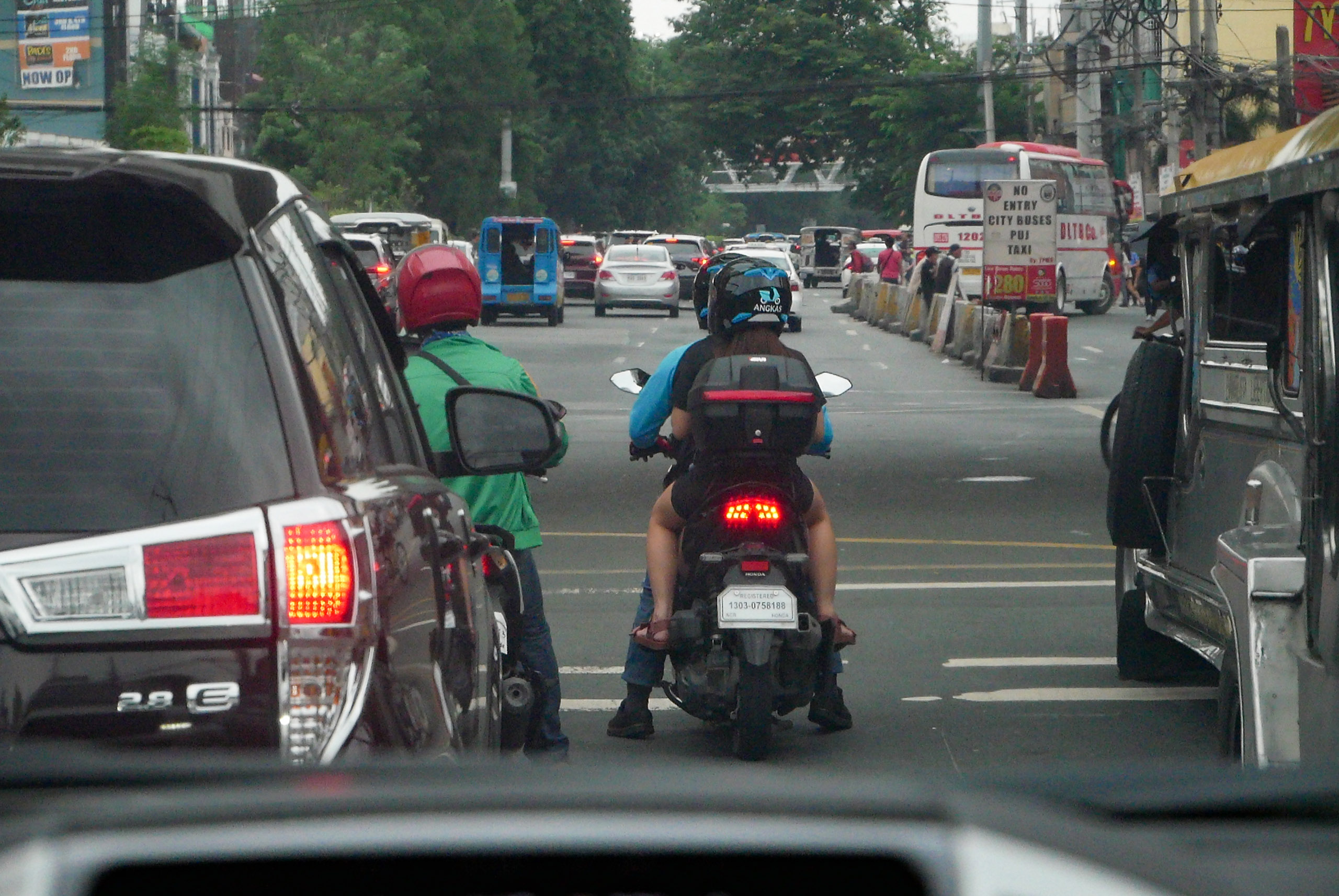 DOTr Secretary endorses Angkas pilot run extension - Motorcycle News