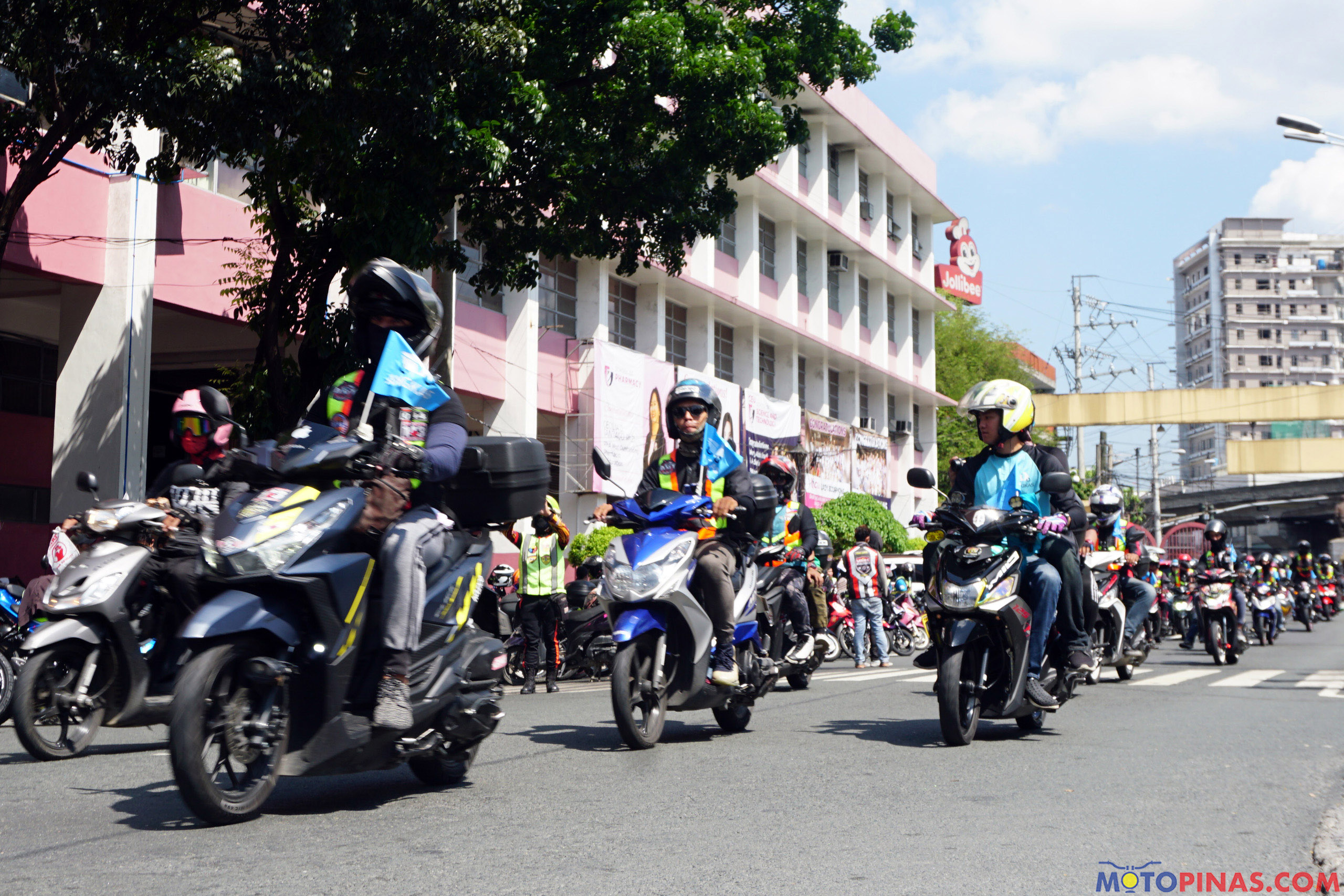 Motorcycle taxi pilot run extended, two new providers - Motorcycle News