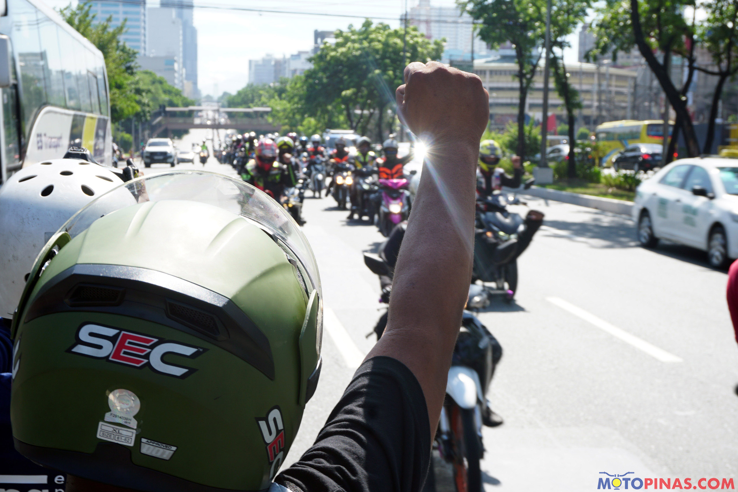 Angkas riders saved, DOTr puts new rider cap at 63,000 - Motorcycle News