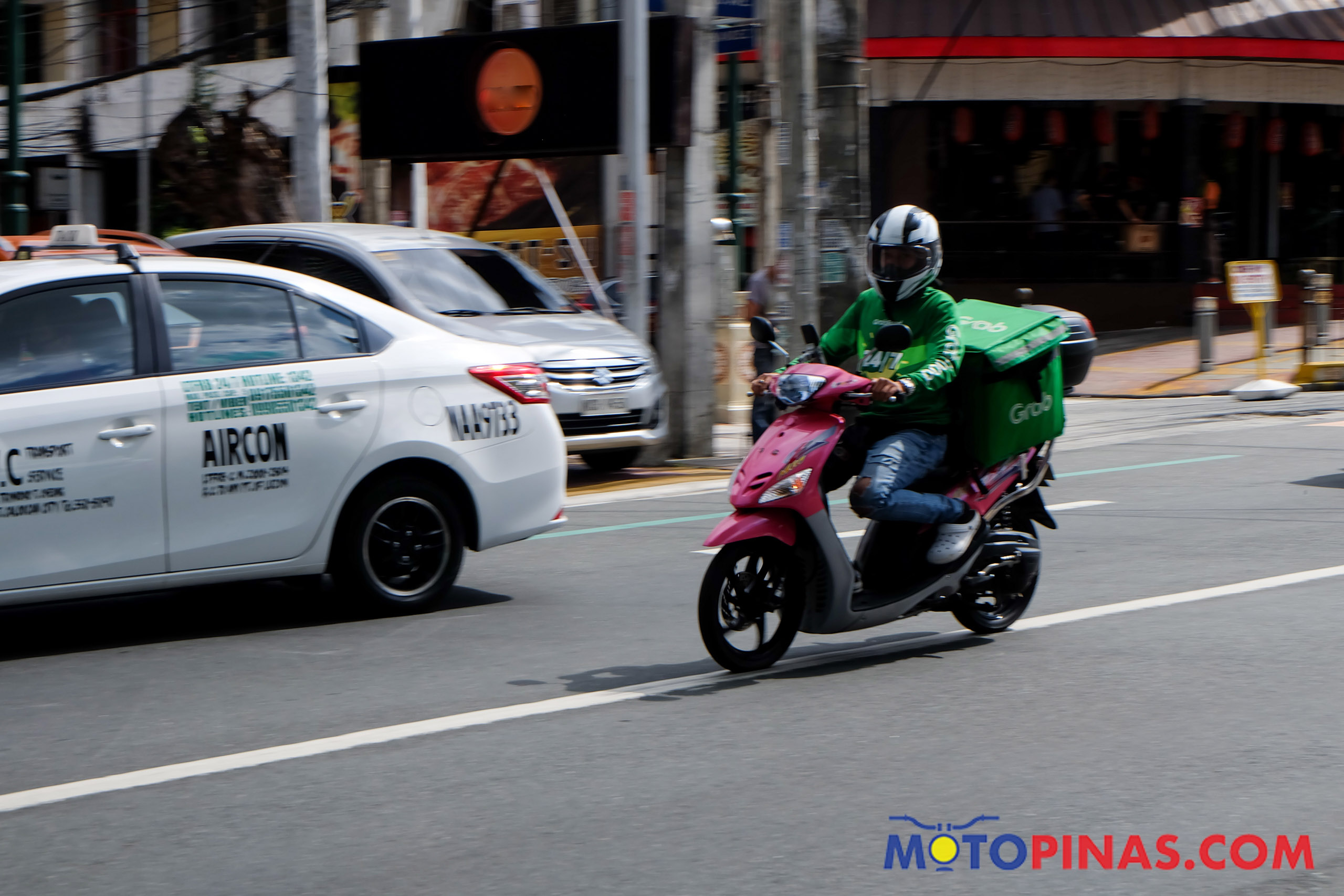 GrabFood and FoodPanda are coming to the rescue - Motorcycle News