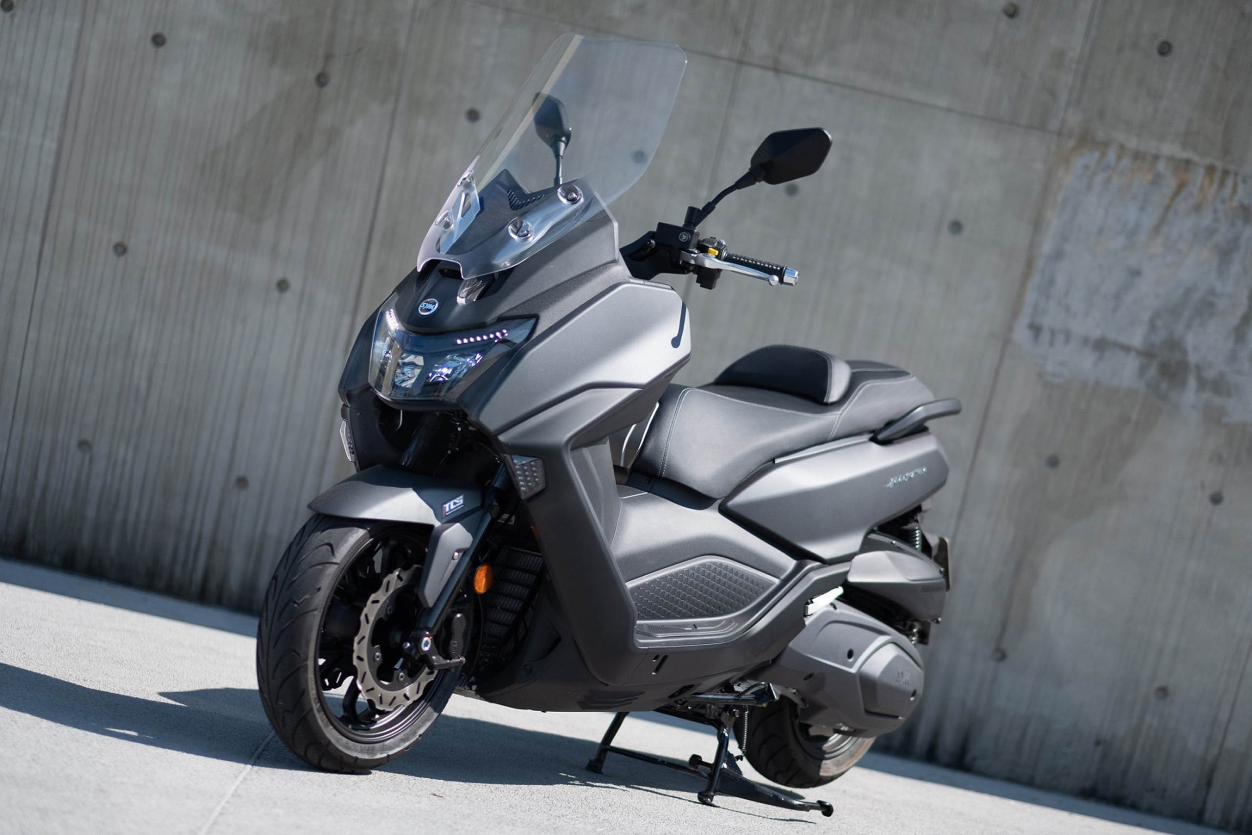 SYM launches Maxsym 400 - Motorcycle News