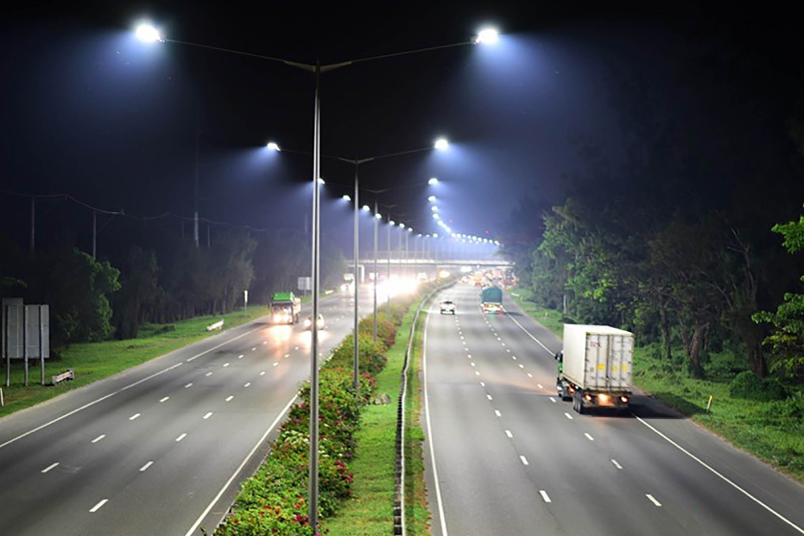 33-km portion of NLEX now with LED lights - Motorcycle News