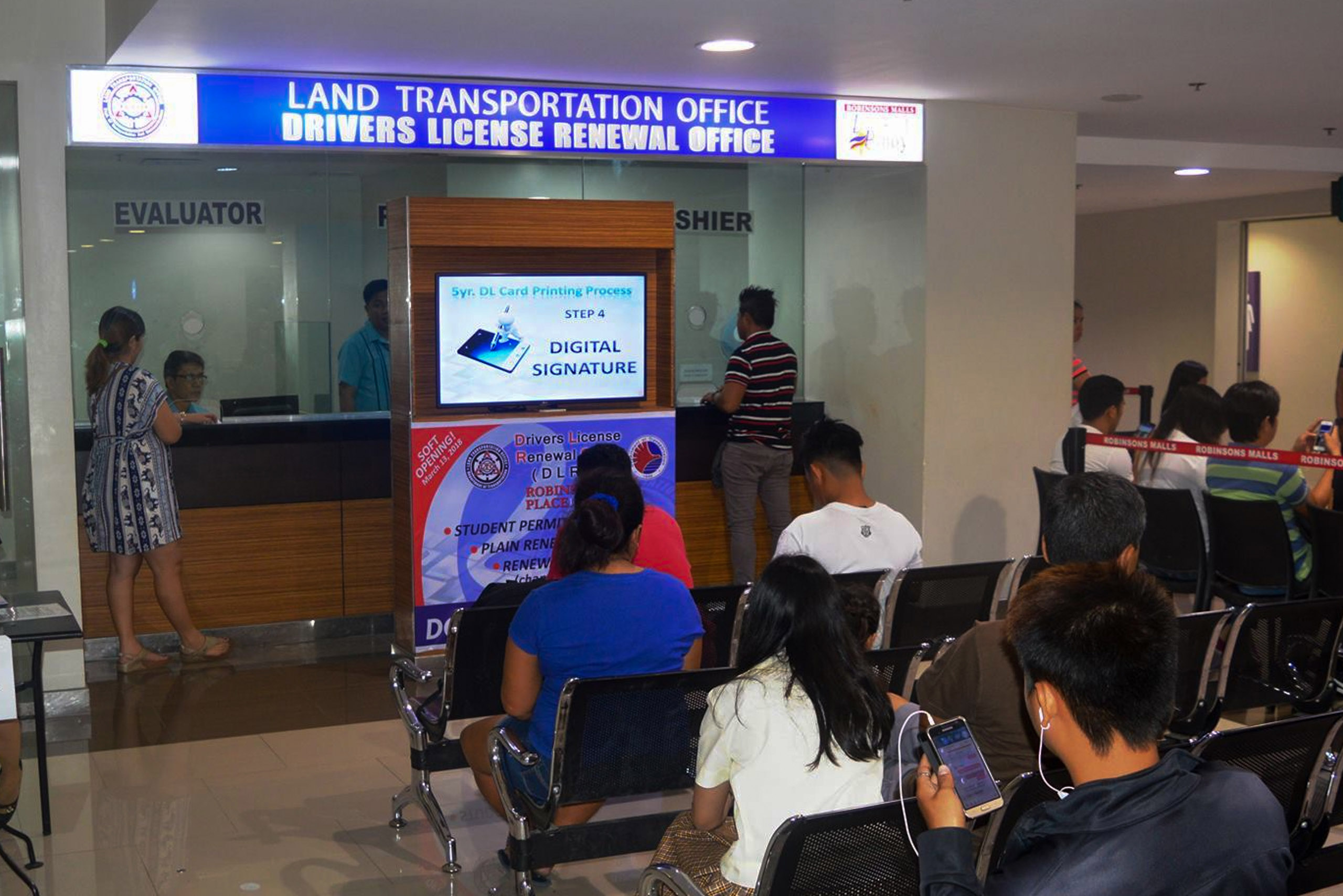 Renewal offices want LTO to defer 10-year license - Motorcycle News