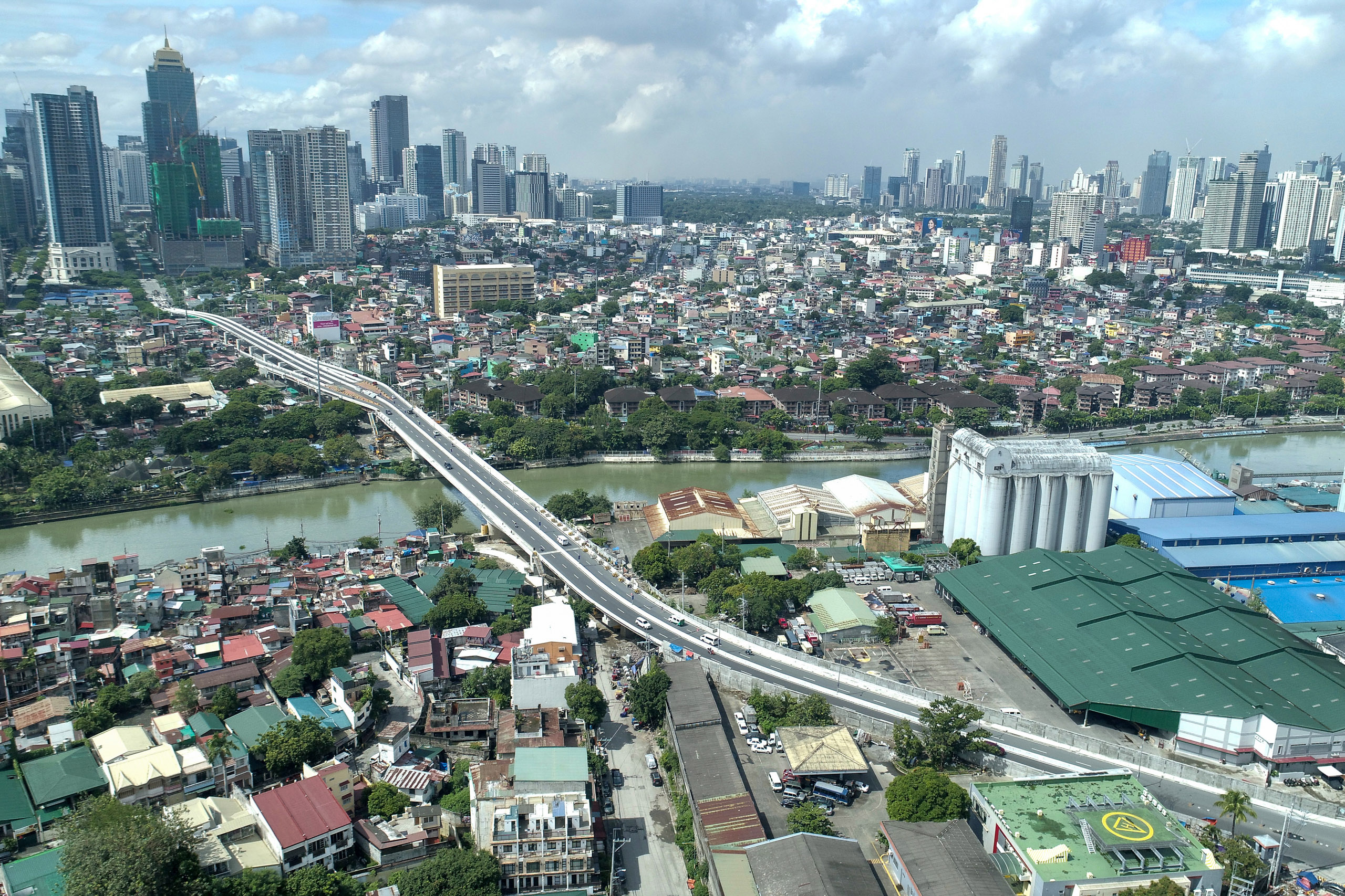 BGC-Ortigas Link Bridge opening at 12MN tonight - Motorcycle News