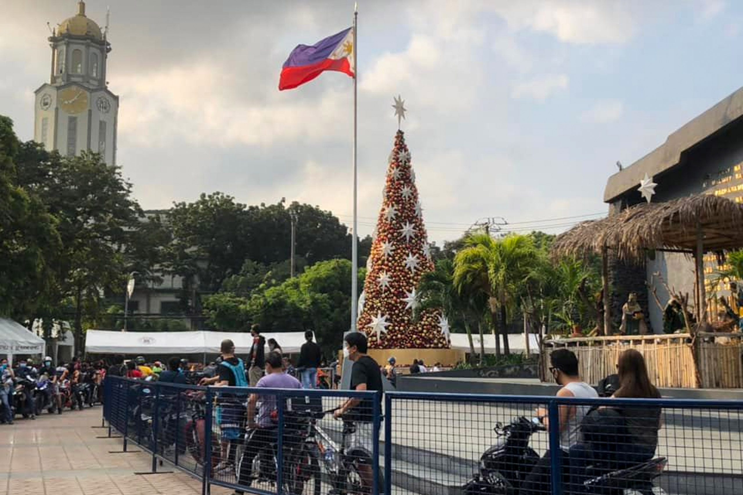 Manila opens 'ride thru' vaxx site for 2-wheel riders - Motorcycle News