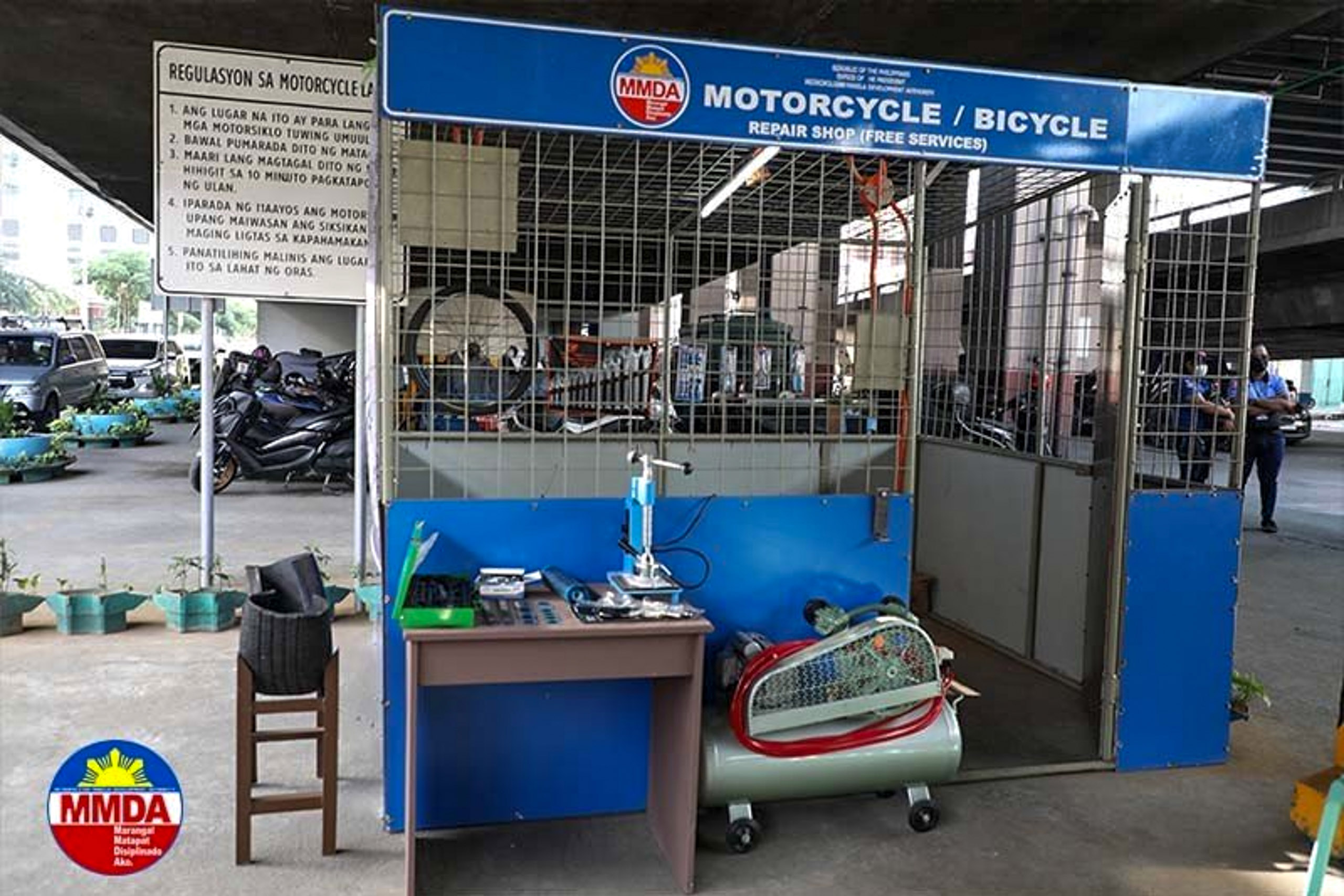 MMDA launches FREE motorcycle, bike repair station along EDSA ...