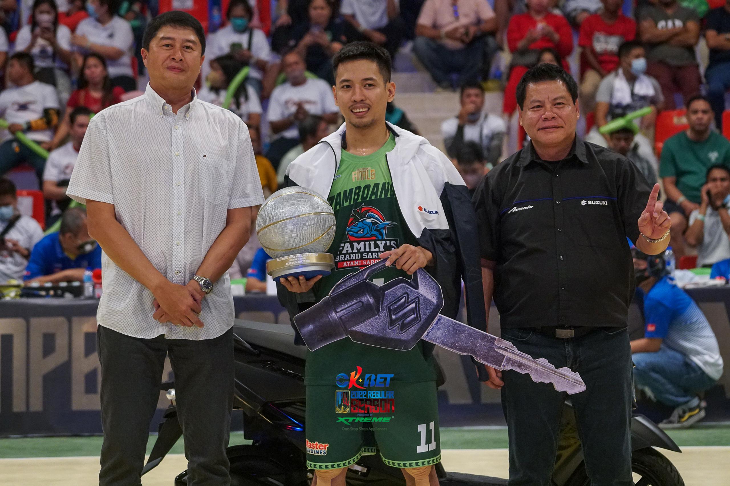 Suzuki gives bnew Avenis to MPBL Most Valuable Player - Motorcycle News